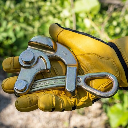 Klein Tools Haven's® Cable Grip 0.5-Inch Capacity 1604-20 | Zoro