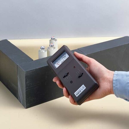 Radiation Alert Analog Radiation Detector Monitor 4 | Zoro